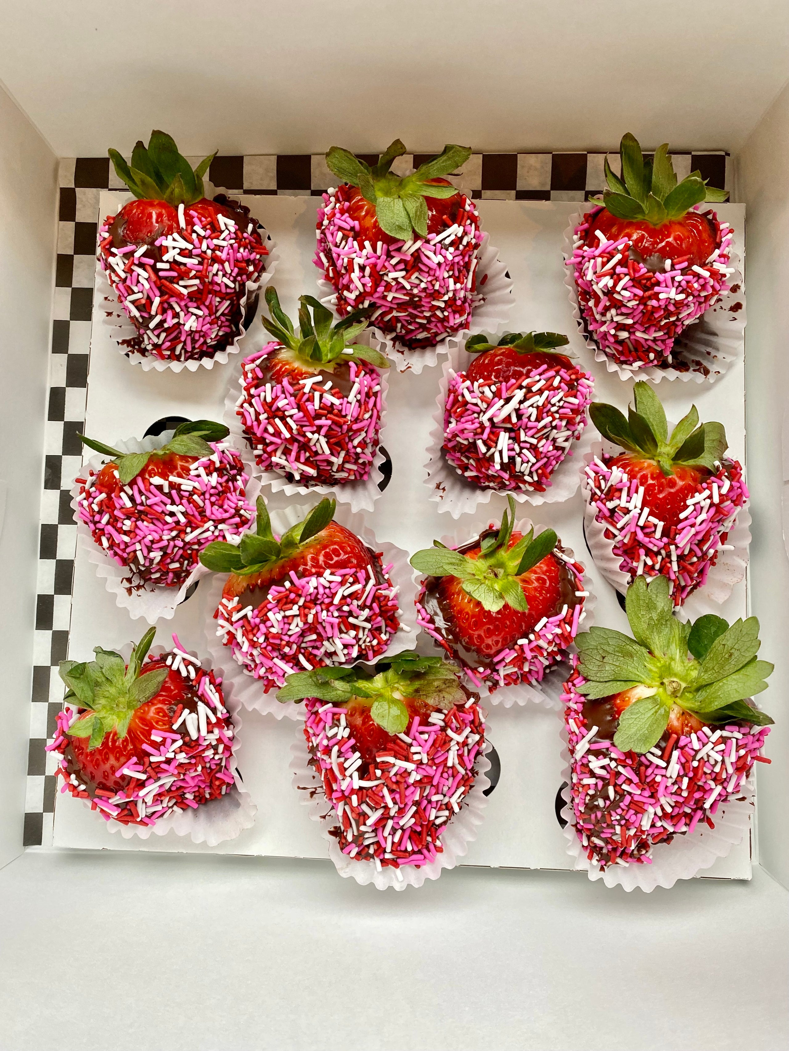 custom-dipped-strawberries-cinnaholic-tulsa